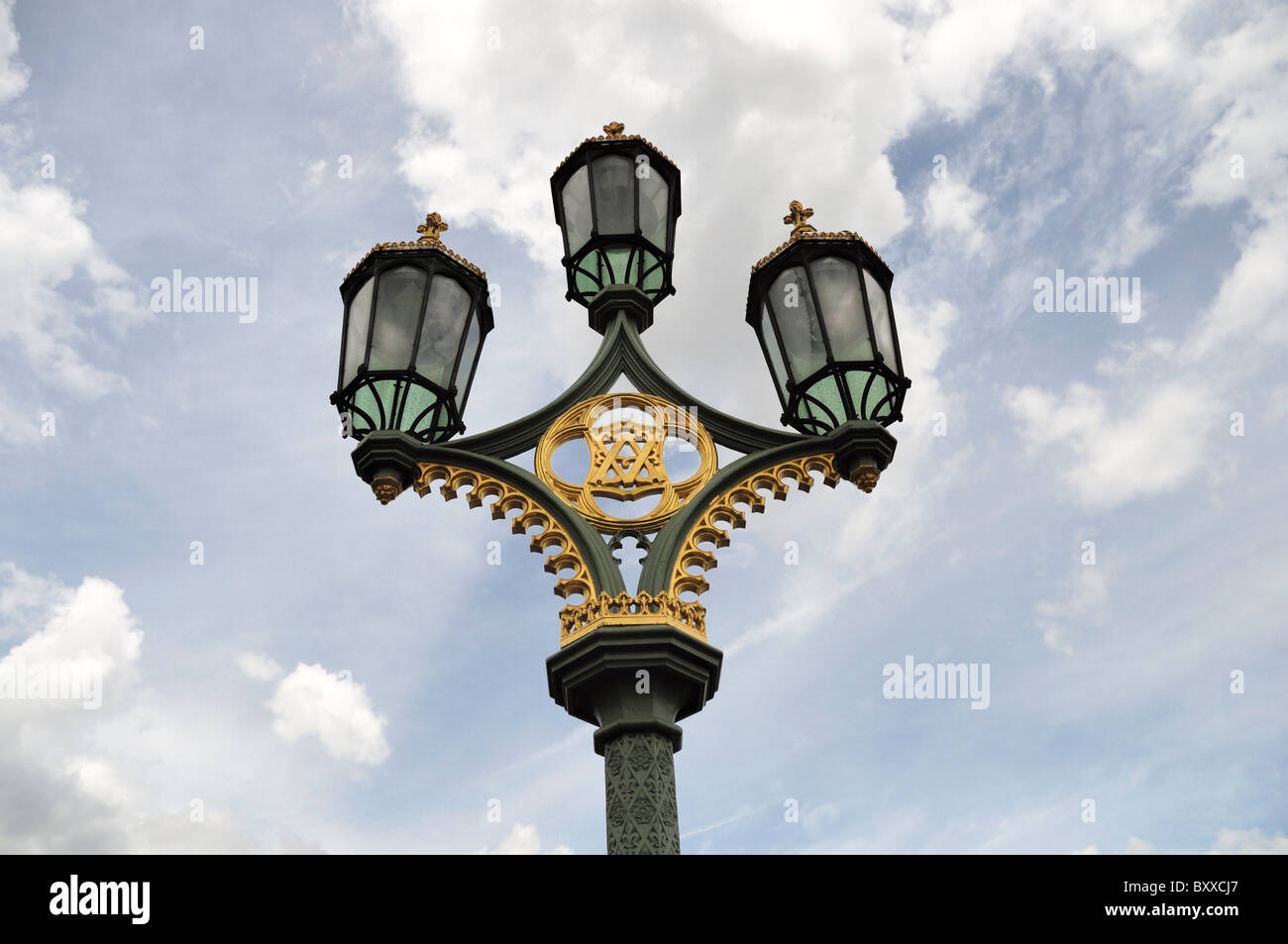 Victorian lamp post london hi-res stock photography and images - Alamy