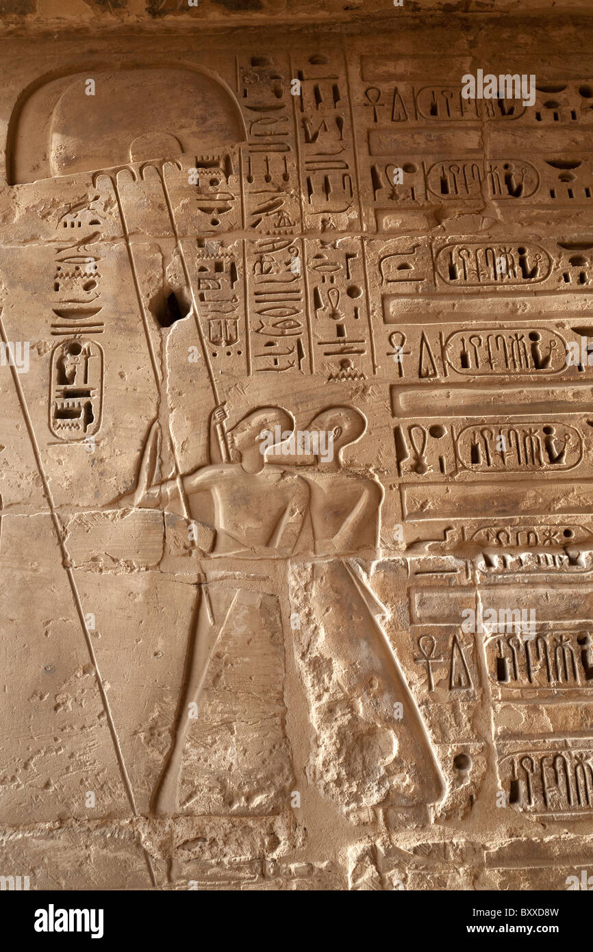 Relief of fan bearers at Medinet Habu , Mortuary Temple of Ramesses III ...