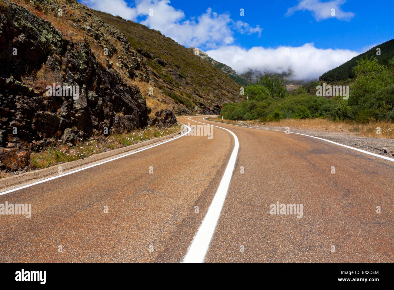 Steep line hi-res stock photography and images - Alamy