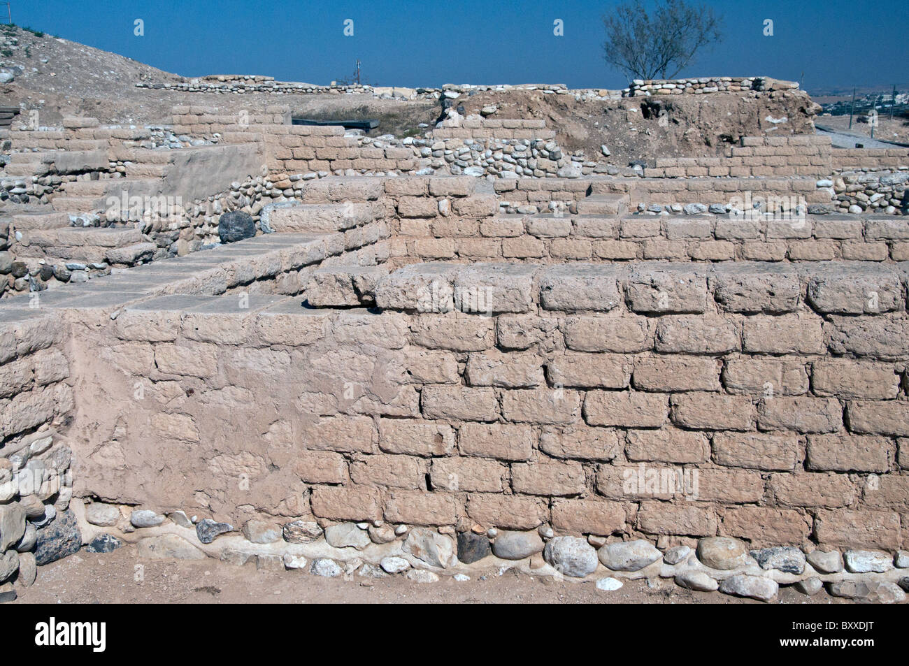 A view of the ancient ruins at Tel Beer Sheba Stock Photo - Alamy