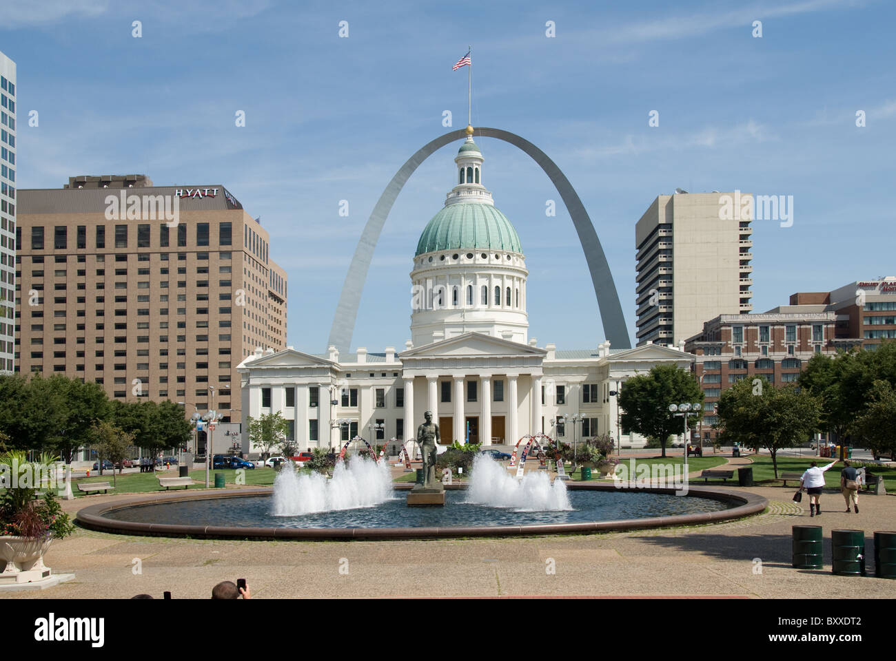 Old Courthouse, Gateway Arch Stock Photo - Alamy Old Courthouse, Gateway Arch Stock Photo - Alamy