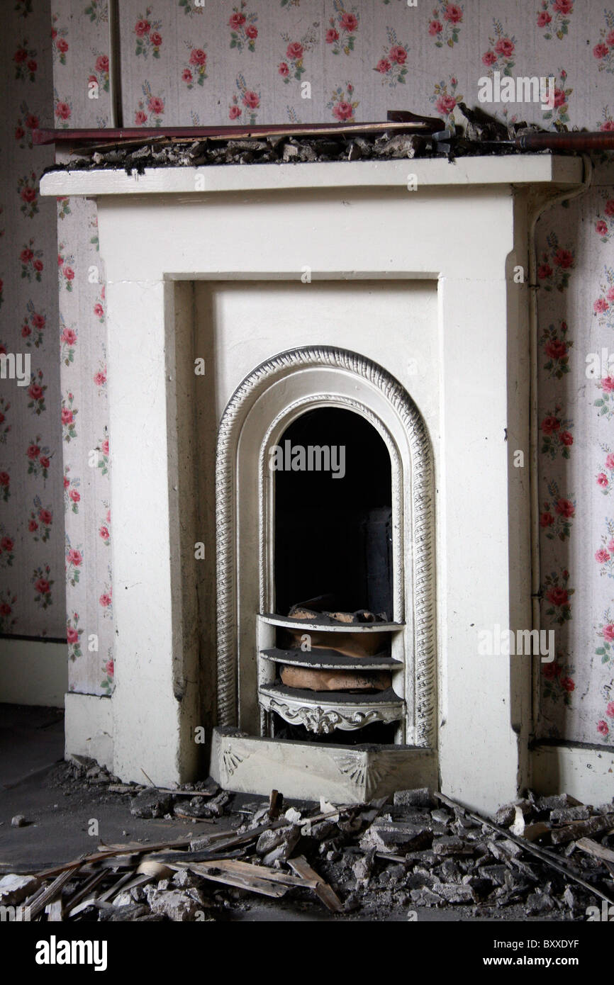 Victorian fireplace hi-res stock photography and images - Alamy