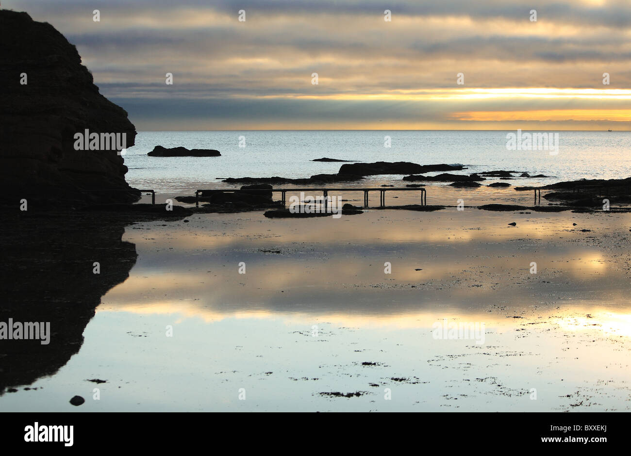 Arbroath cliffs hi-res stock photography and images - Alamy