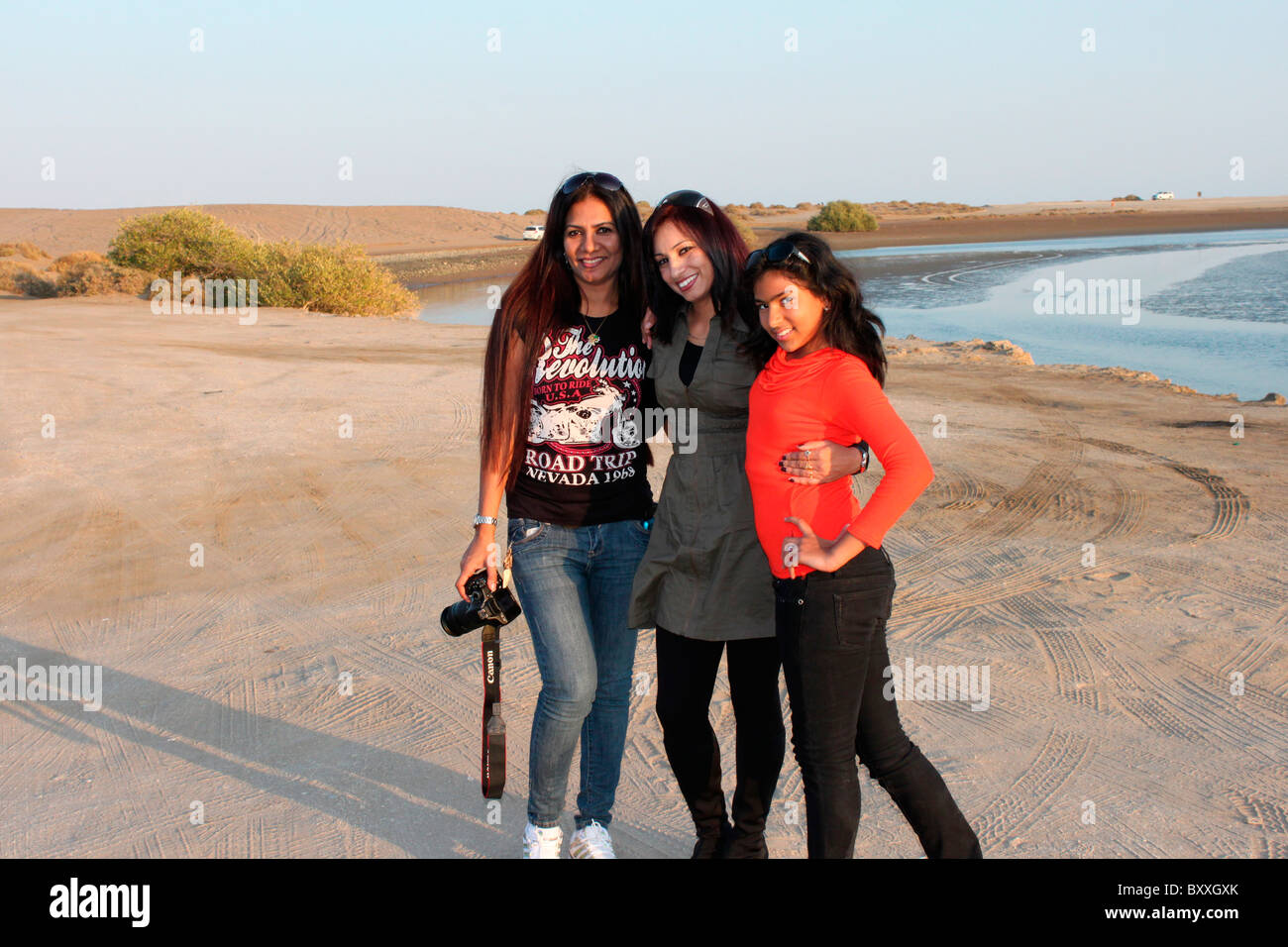 Tourists posing in a picnic spot in India Stock Photo - Alamy