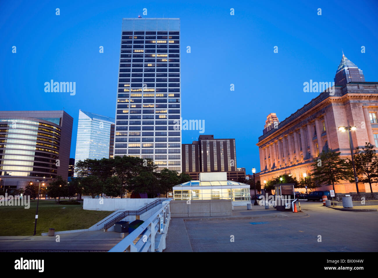 Cleveland Ohio Skyline At Night High Resolution Stock Photography and ...