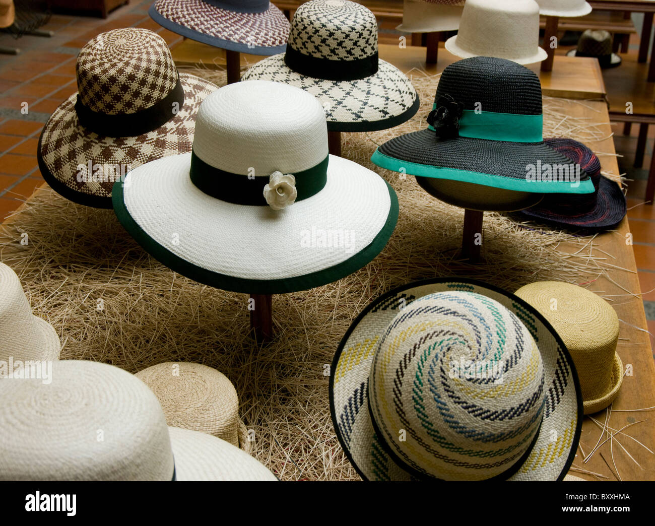Ecuadorian crafts hi-res stock photography and images - Alamy
