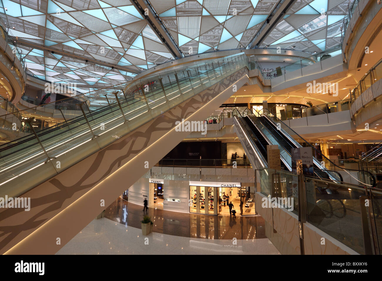 Interior of the IFC Mall in Pudong, Shanghai, China Stock Photo - Alamy