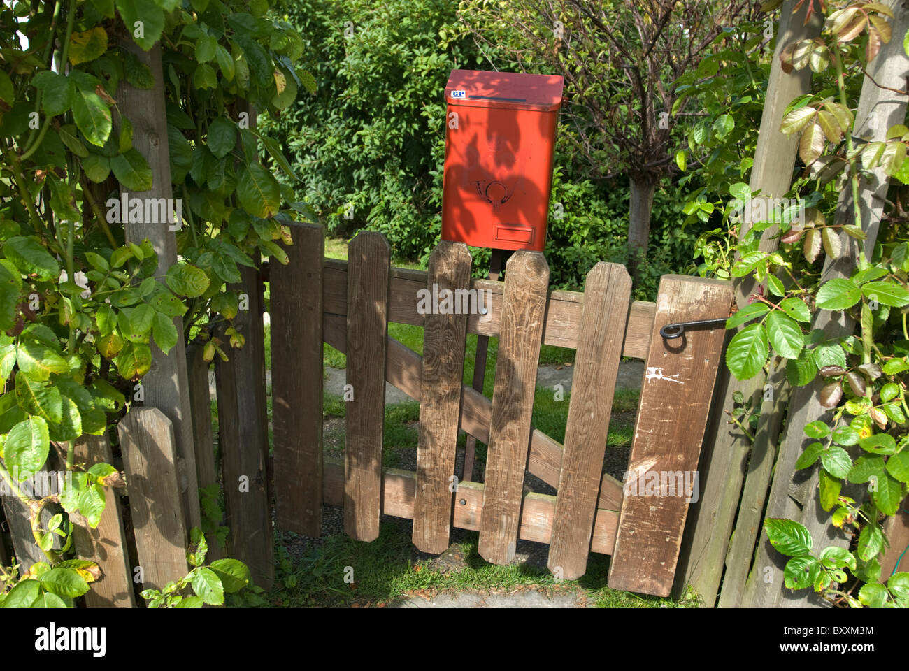 Gate mailbox hi-res stock photography and images - Alamy