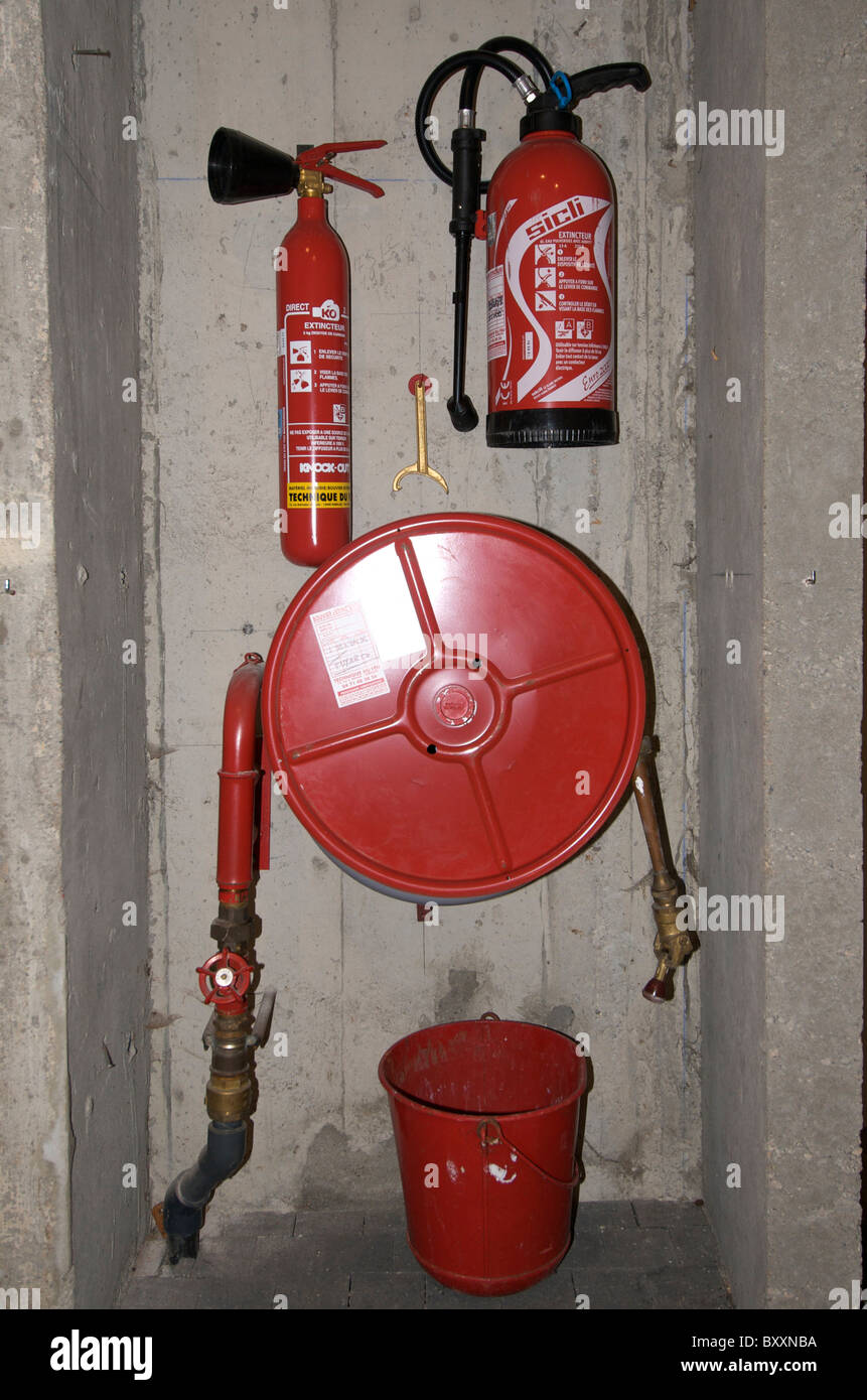 Training in the use of fire extinguishers hi-res stock photography and ...