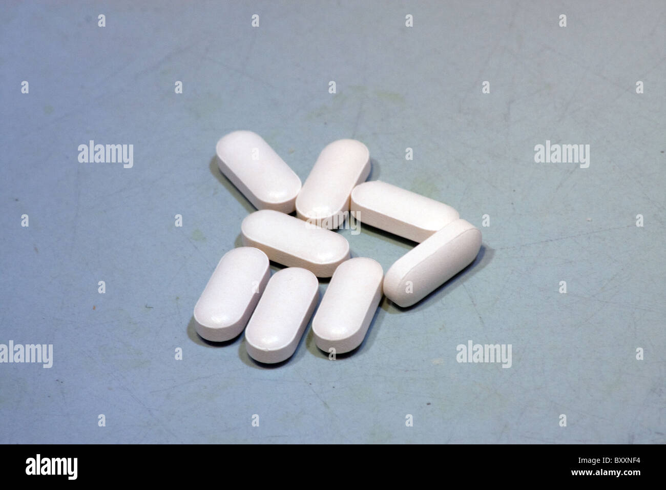 health food supplement pill Glucosamine capsules Stock Photo - Alamy