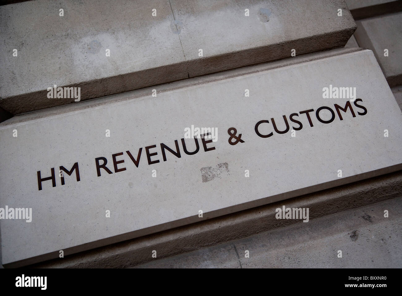 Hm revenue and customs sign hi-res stock photography and images - Alamy