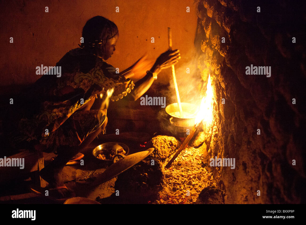 Fire spatula hi-res stock photography and images - Alamy