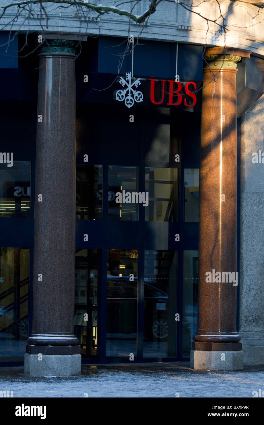 Ubs bank sign switzerland hi-res stock photography and images - Alamy