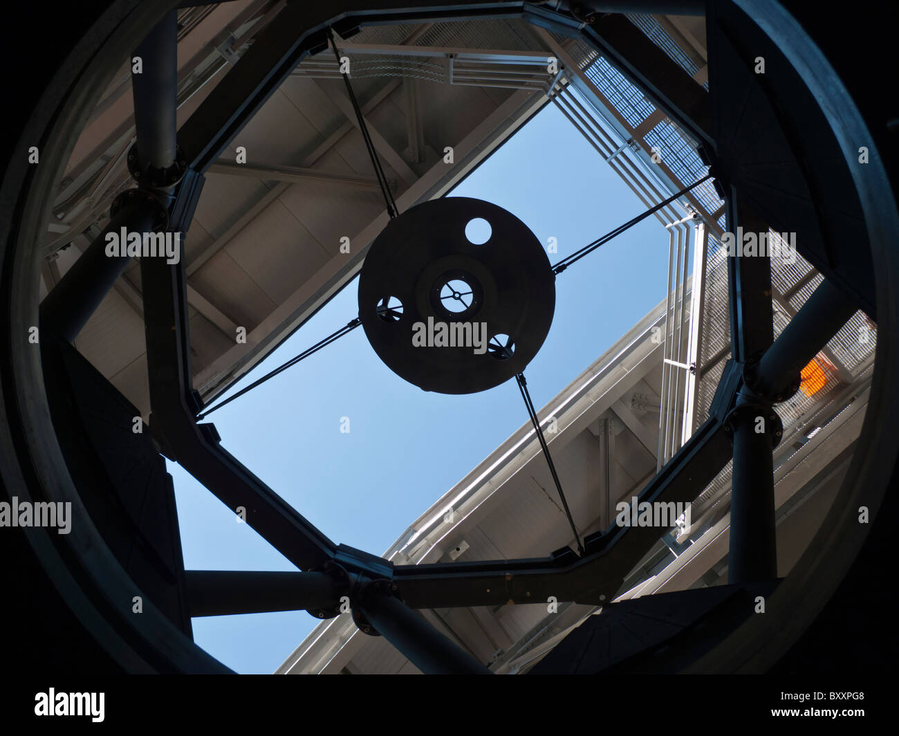 Secondary support hi-res stock photography and images - Alamy