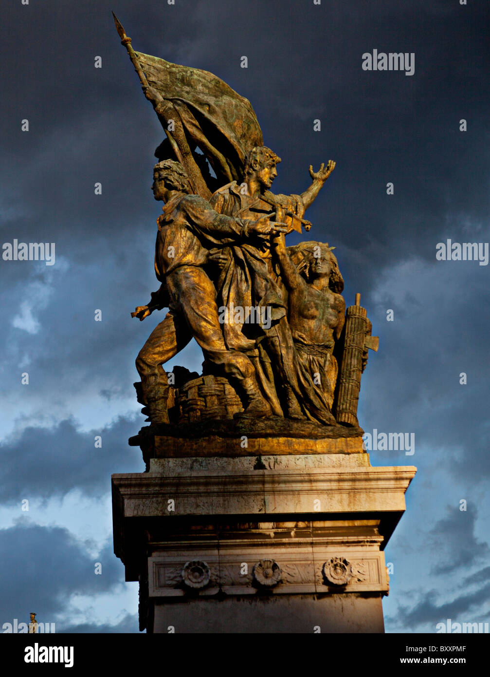 statue coliseum Rome Italy Stock Photo - Alamy