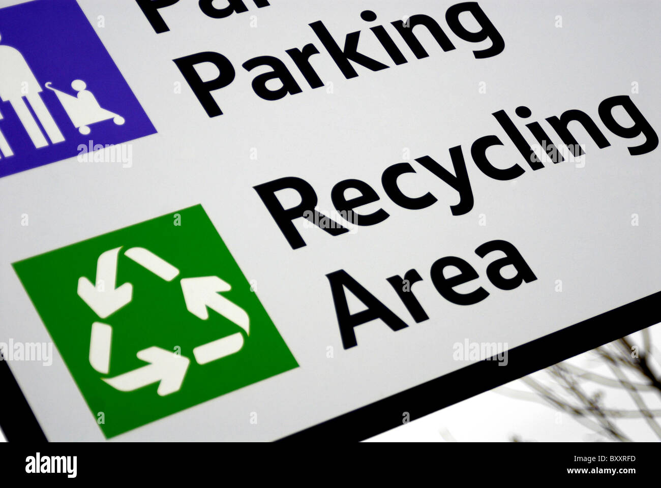 Recycling area sign hi-res stock photography and images - Alamy