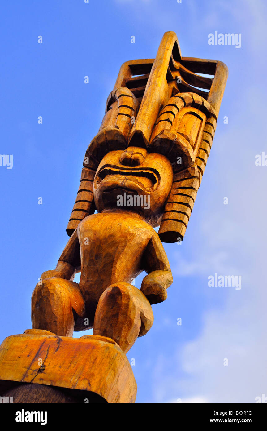 Hawaii Tiki wood carving Stock Photo - Alamy