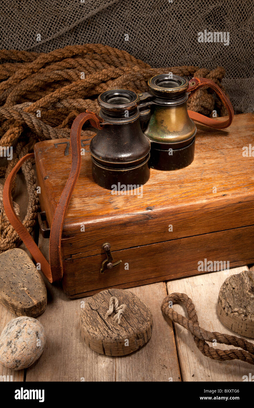 Pirate binoculars hi-res stock photography and images - Alamy