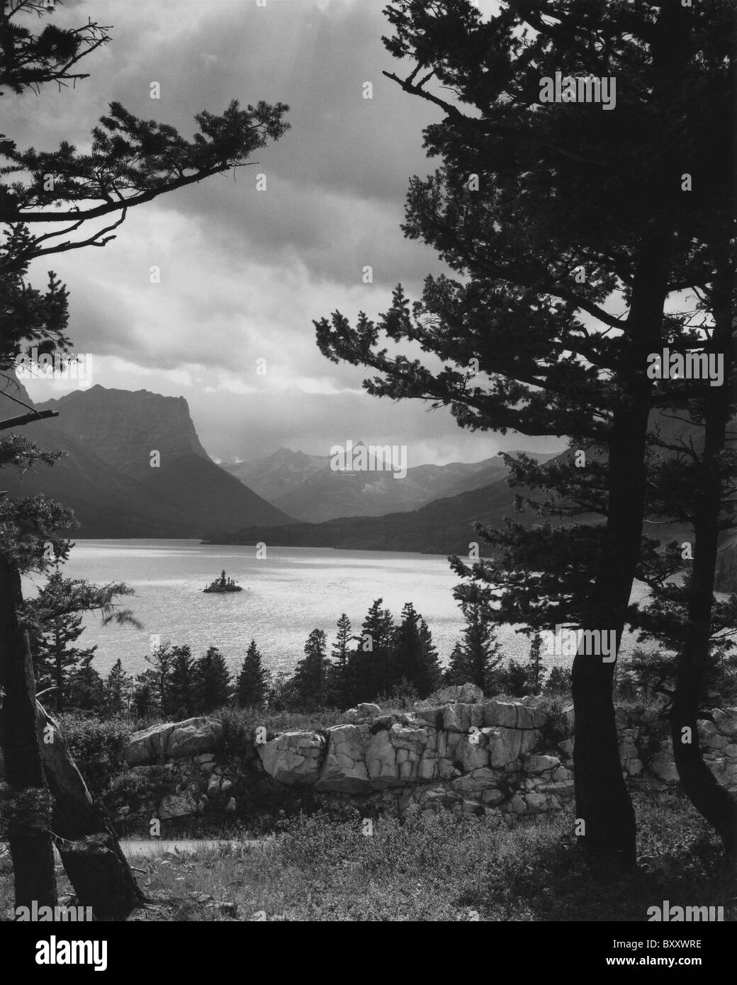 Lake black Black and White Stock Photos & Images - Alamy