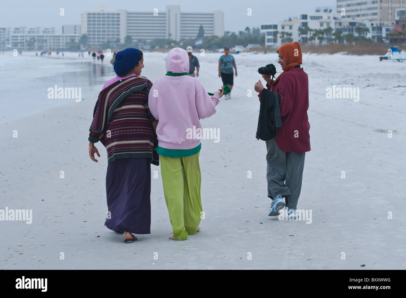 Siesta girls hi-res stock photography and images - Alamy