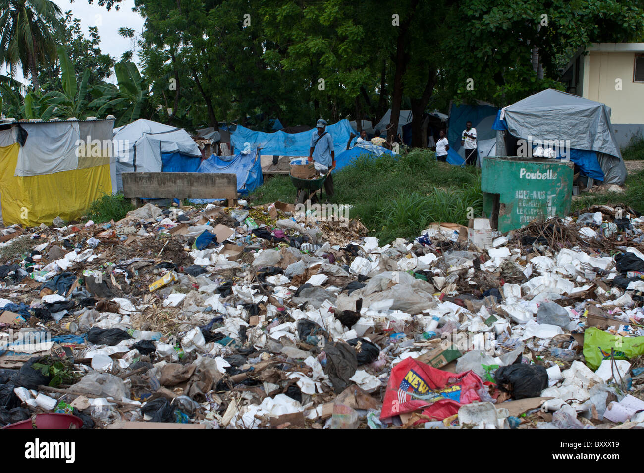 Relief camps for earthquake survivor hi-res stock photography and ...