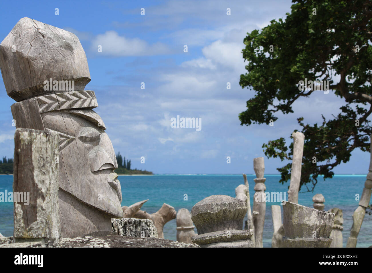 Pacific island carving hi-res stock photography and images - Alamy