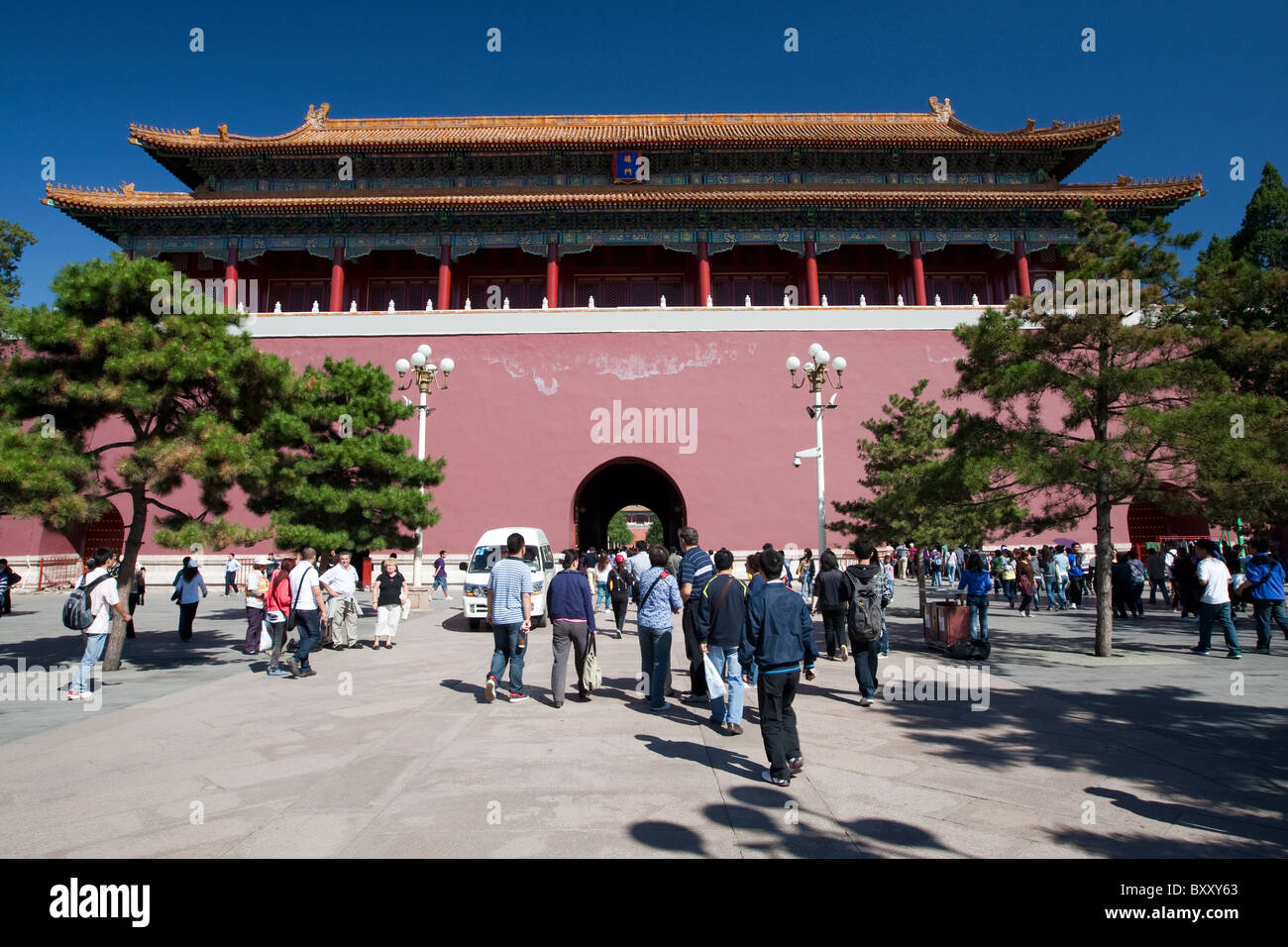 Entrance courtyard, The Forbidden City, GuGong, Beijing, China Stock ...