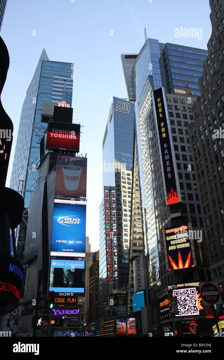 Time square and manhattan hi-res stock photography and images - Alamy