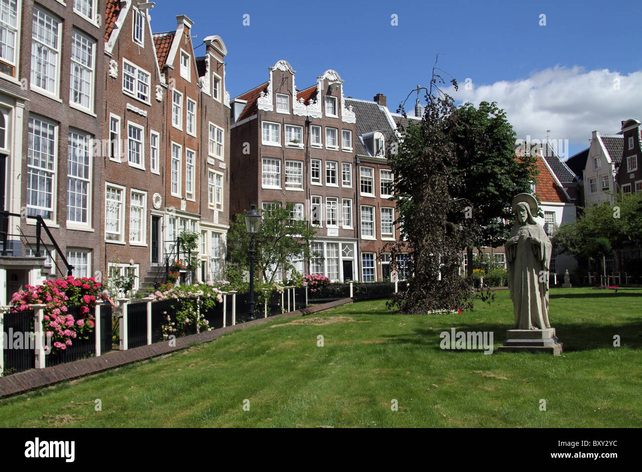 Dutch houses hi-res stock photography and images - Alamy