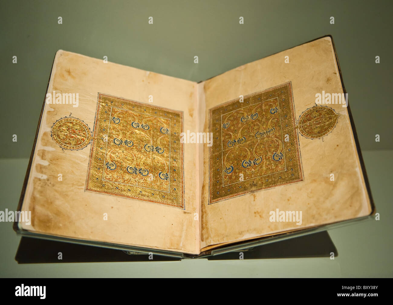 Illuminated Quran at the 'Al-Fann Art from the Islamic Civilization ...