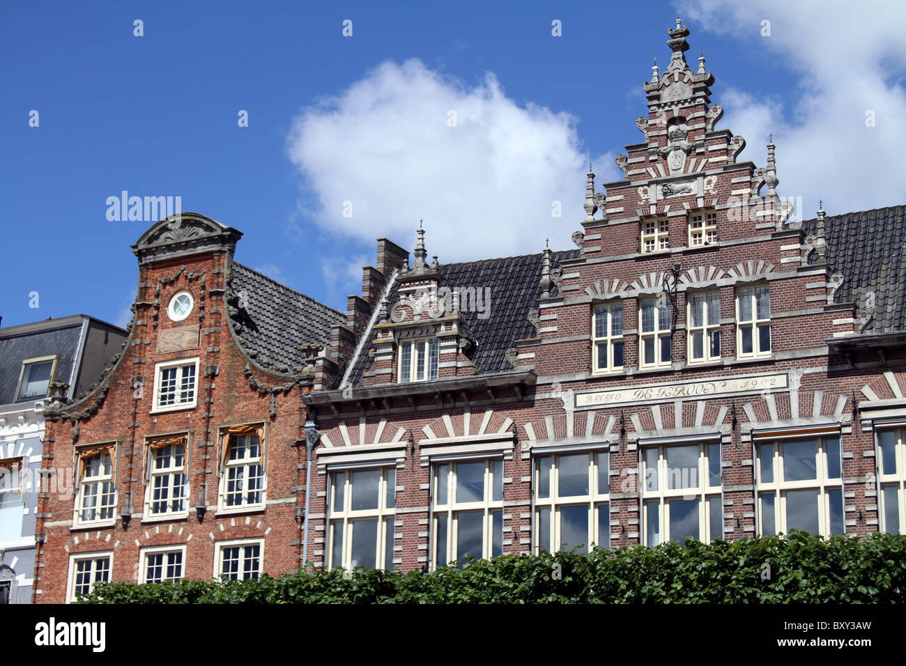 Traditional Dutch houses in the Grote Markt, market square in Haarlem ...