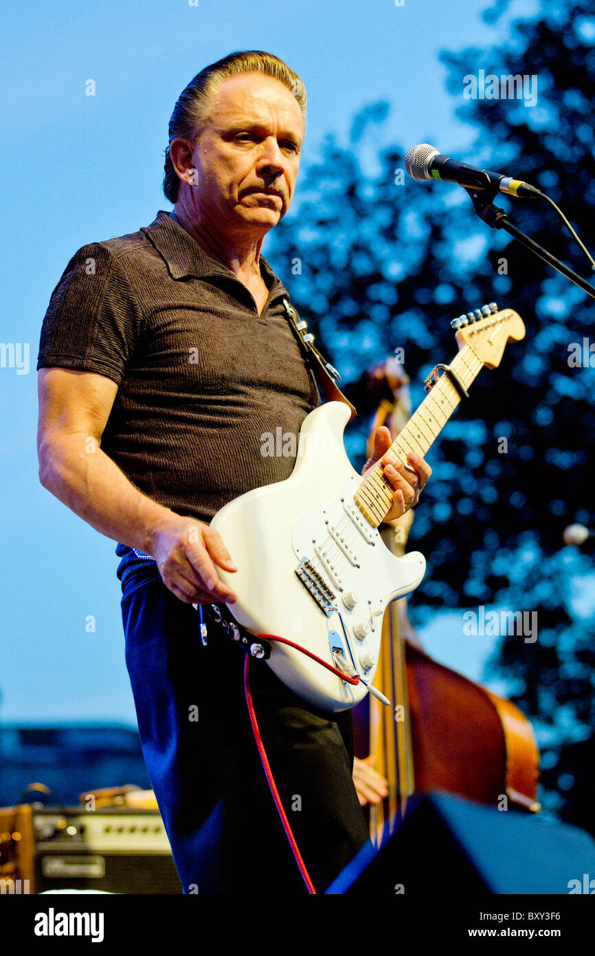Jimmie vaughan hi-res stock photography and images - Alamy