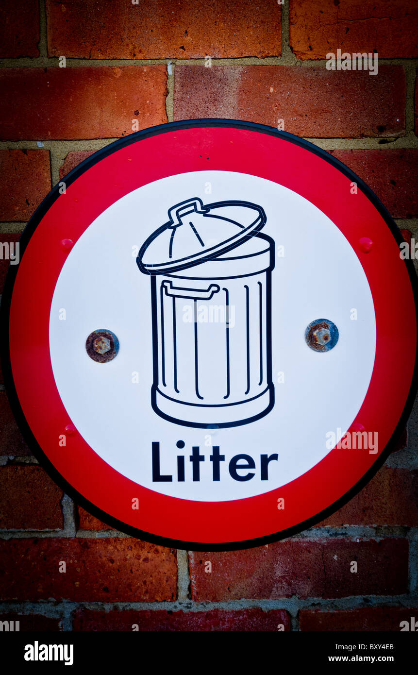 Rubbish bin sign hi-res stock photography and images - Alamy