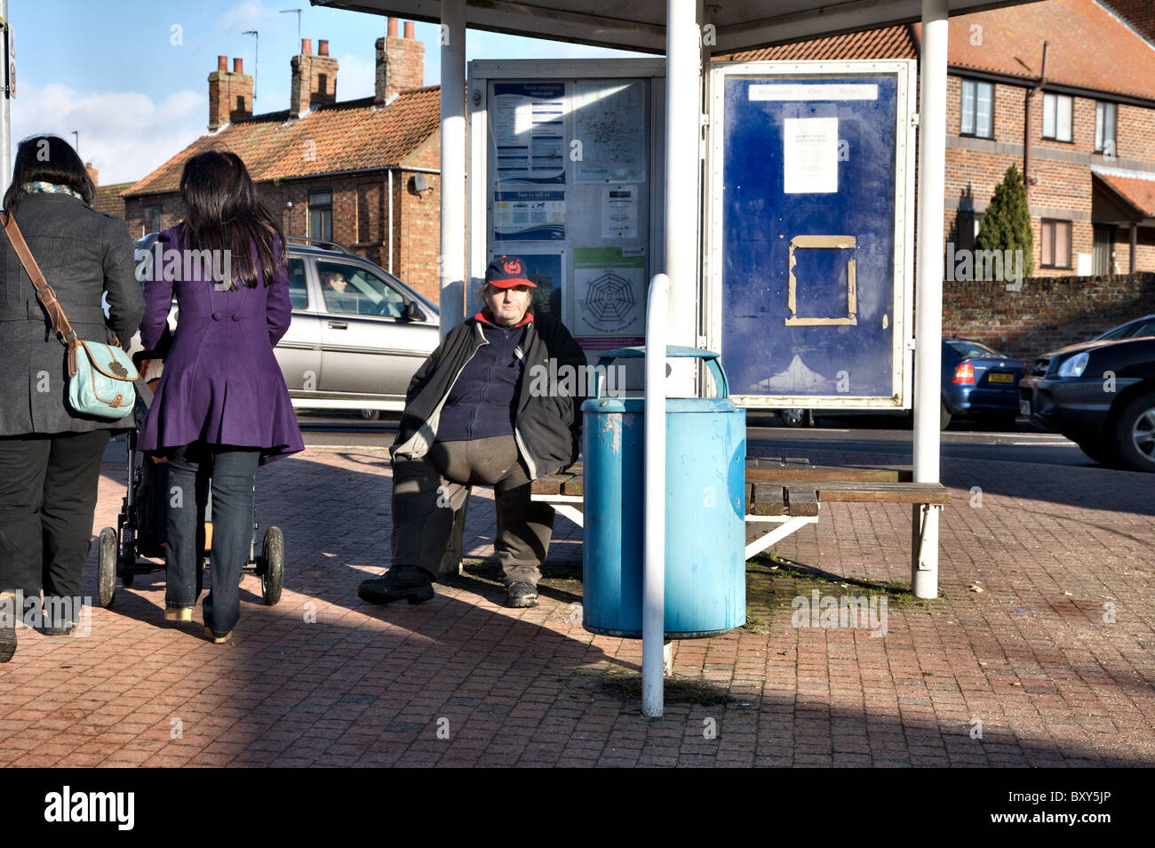Bus stop shelter roofs hi-res stock photography and images - Alamy