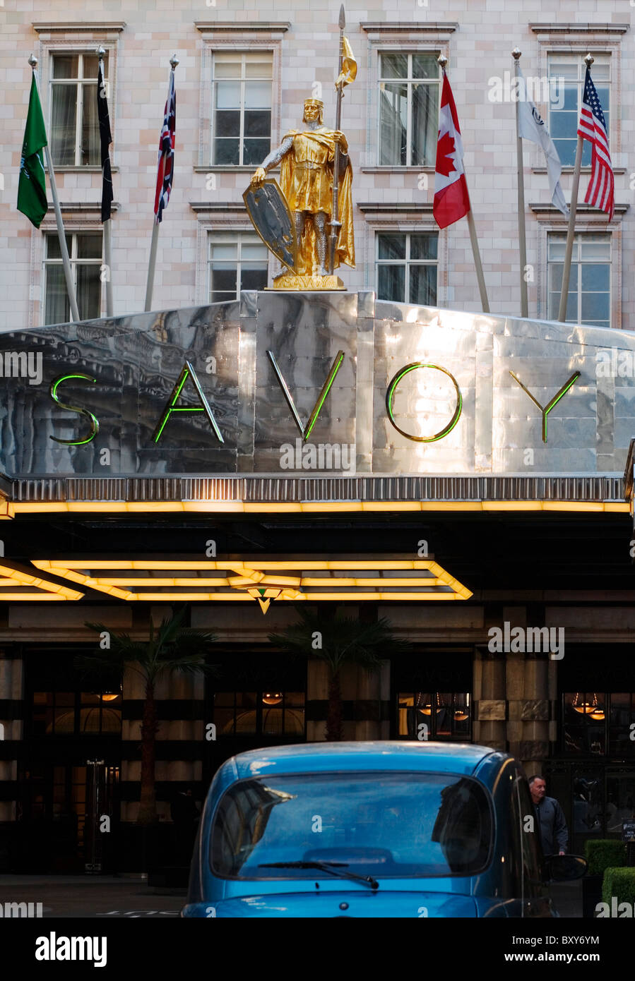 Savoy hotel london exterior hi-res stock photography and images - Alamy