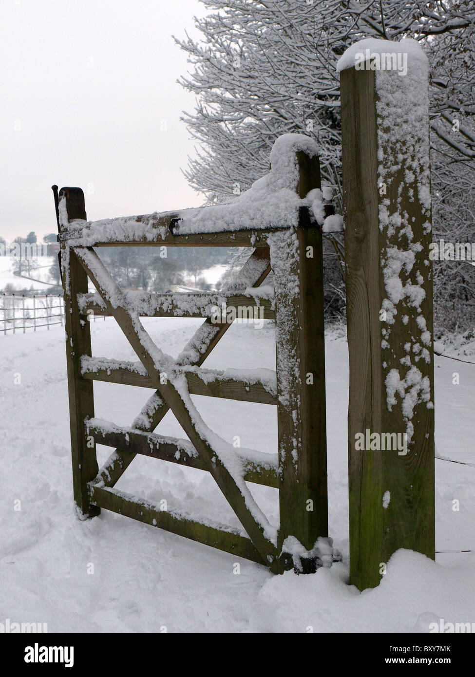 White wooden gates hi-res stock photography and images - Alamy