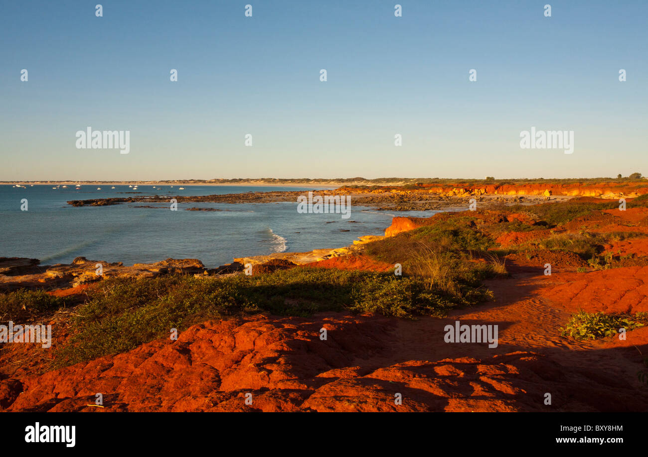 Pindan red rocks hi-res stock photography and images - Alamy