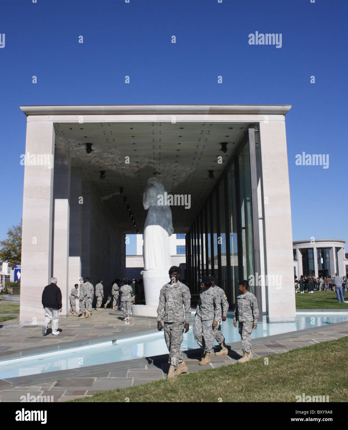 Soldiers at Virginia War Memorial on Memorial Day 2010 in Richmond ...