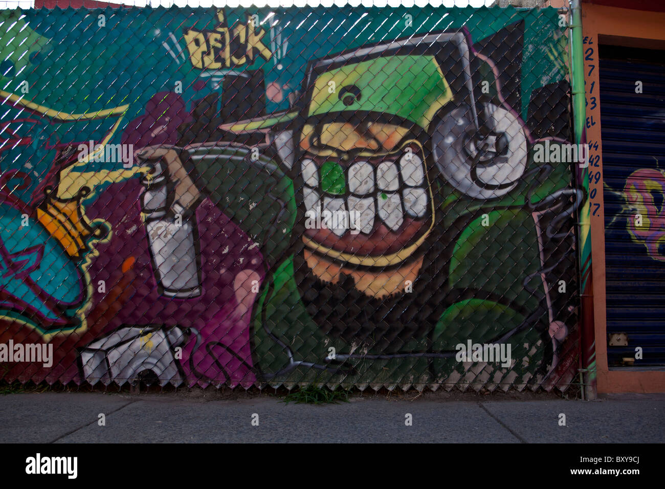 Mexico wall graffiti hi-res stock photography and images - Alamy