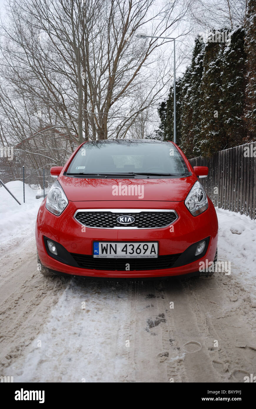 Kia Venga 1.4 XL - MY 2010 - red - five doors (5D) - Small popular low ...