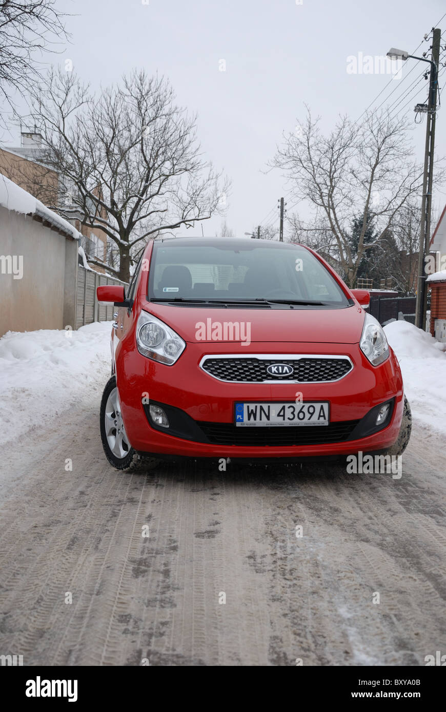Kia Venga 1.4 XL - MY 2010 - red - five doors (5D) - Small popular low ...