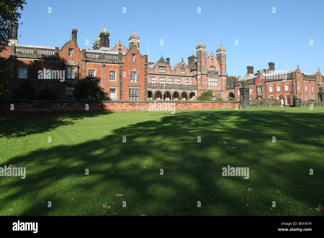 Capesthorne hall gardens hi-res stock photography and images - Alamy