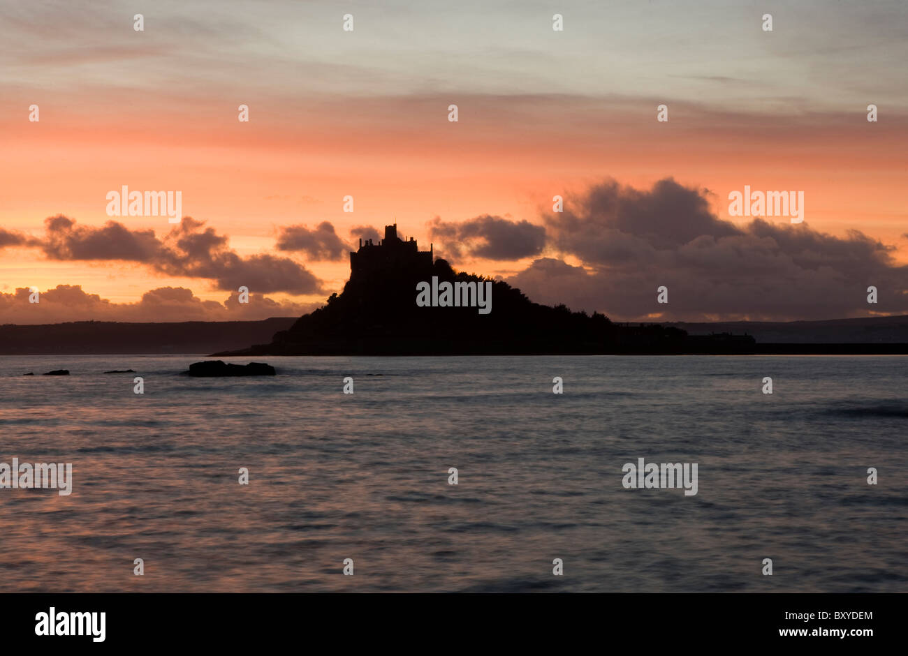 St Michaels Mount, Cornwall at sunset Stock Photo - Alamy