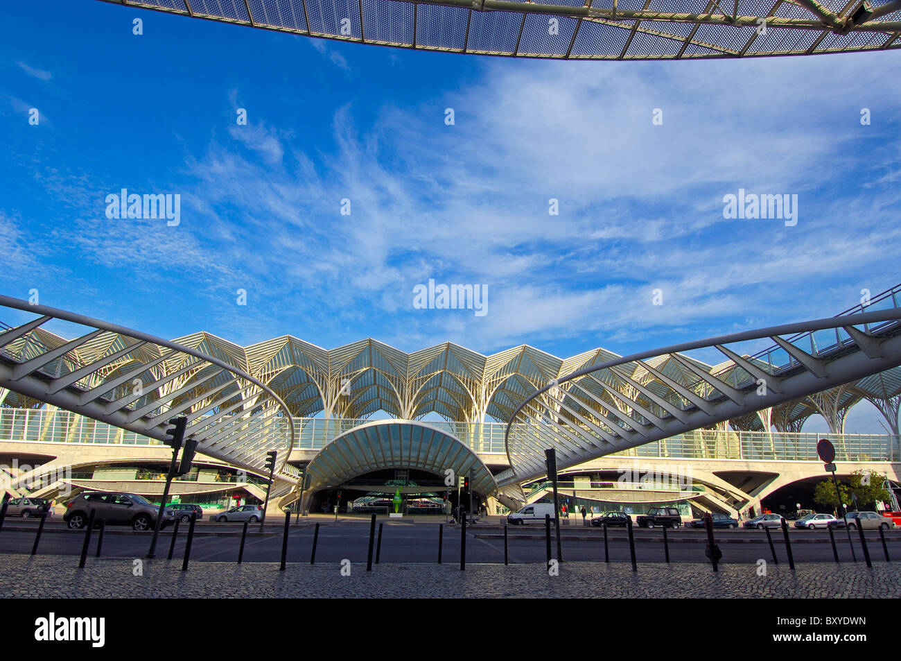 Oriente railway station by Santiagio Calatrava, Gare do Oriente at ...