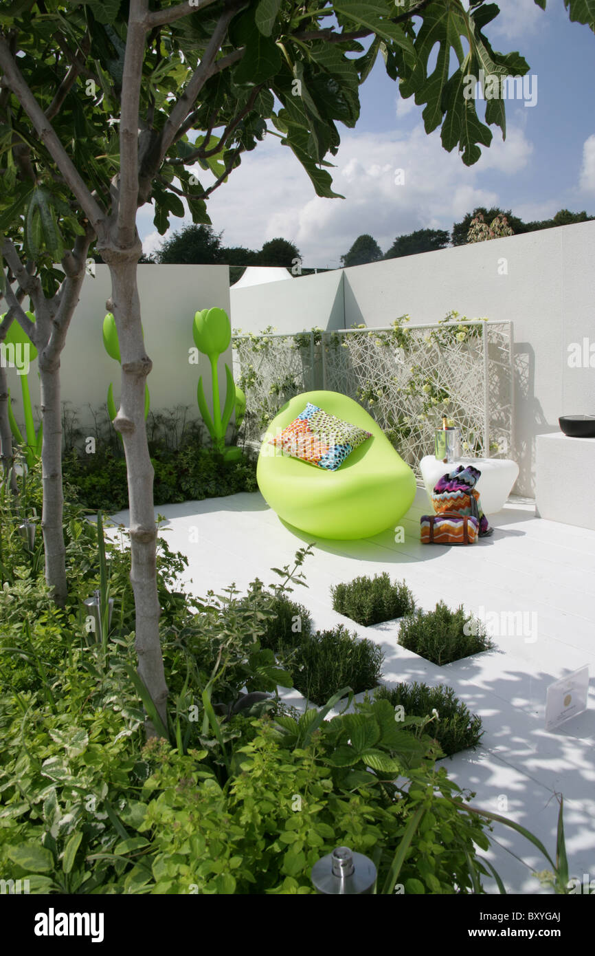 RHS Tatton, Cheshire. The Ceri Morgan designed Outdoor Chic ...