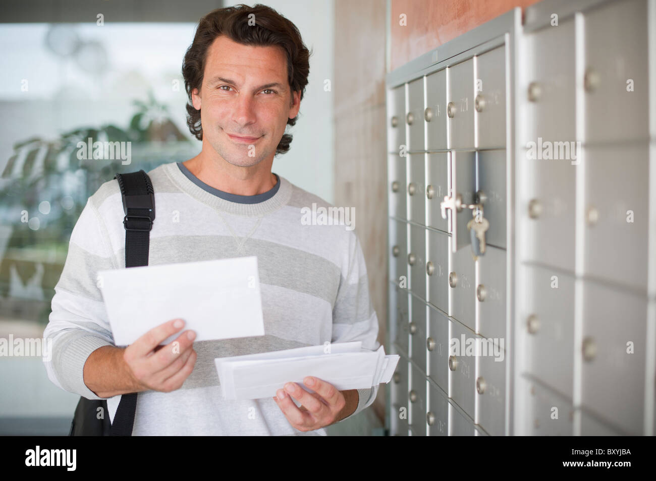 Communication by letter hi-res stock photography and images - Alamy