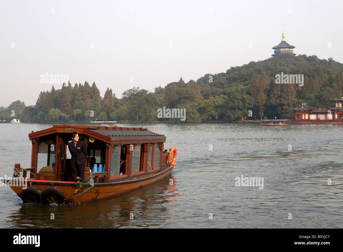 Traditional boats at West Lake, Hongzhou, China Stock Photo - Alamy