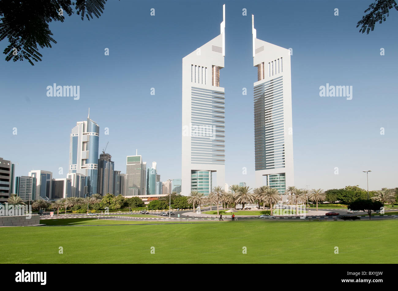 Dubai tower building construction hi-res stock photography and images ...