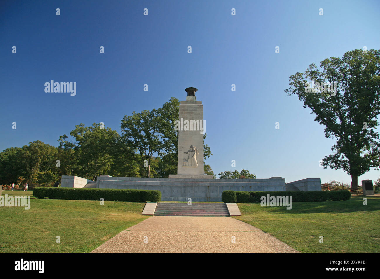 The Eternal Light Peace Memorial above the Oak Ridge battlefield ...