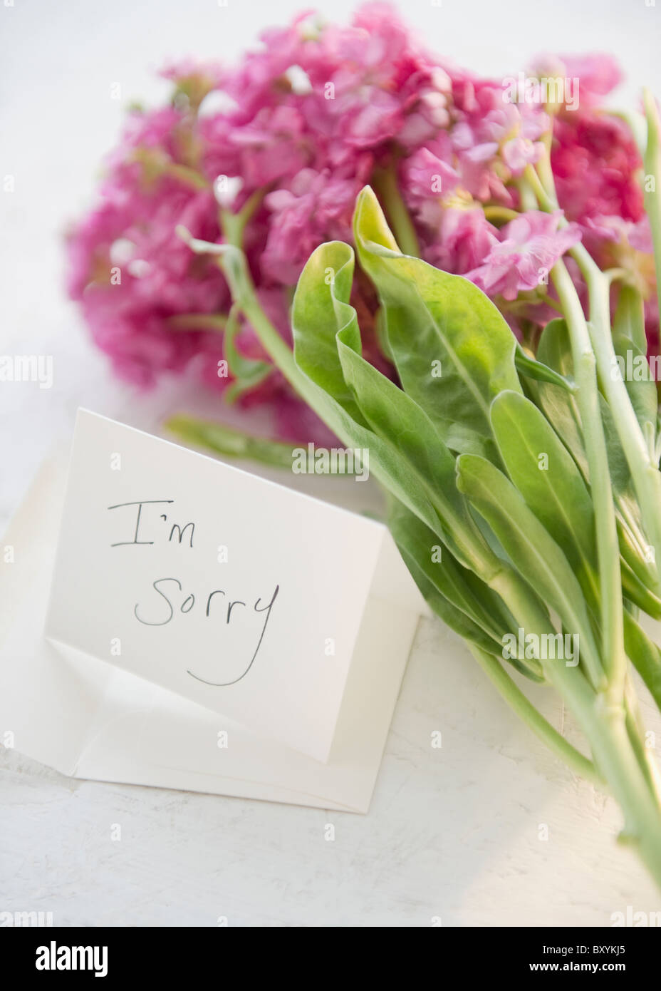 Close up of flower bouquet and note Stock Photo - Alamy